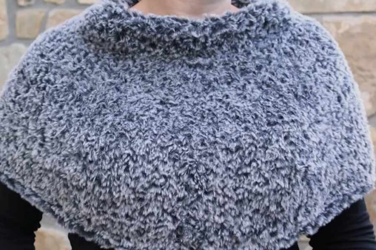 Learn to Knit this Easy Cape Snow