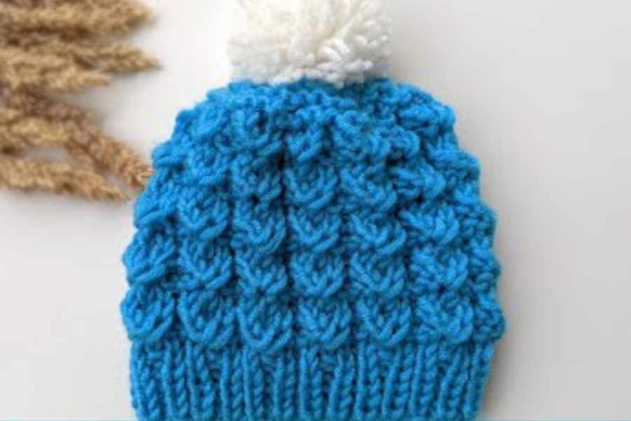 So Beautiful! Learn to Knit this Newborn Baby Beanie