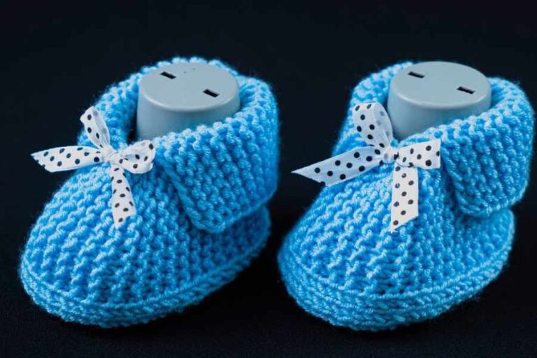 Easy Peasy Knitted Booties for 0 to 3 Months!