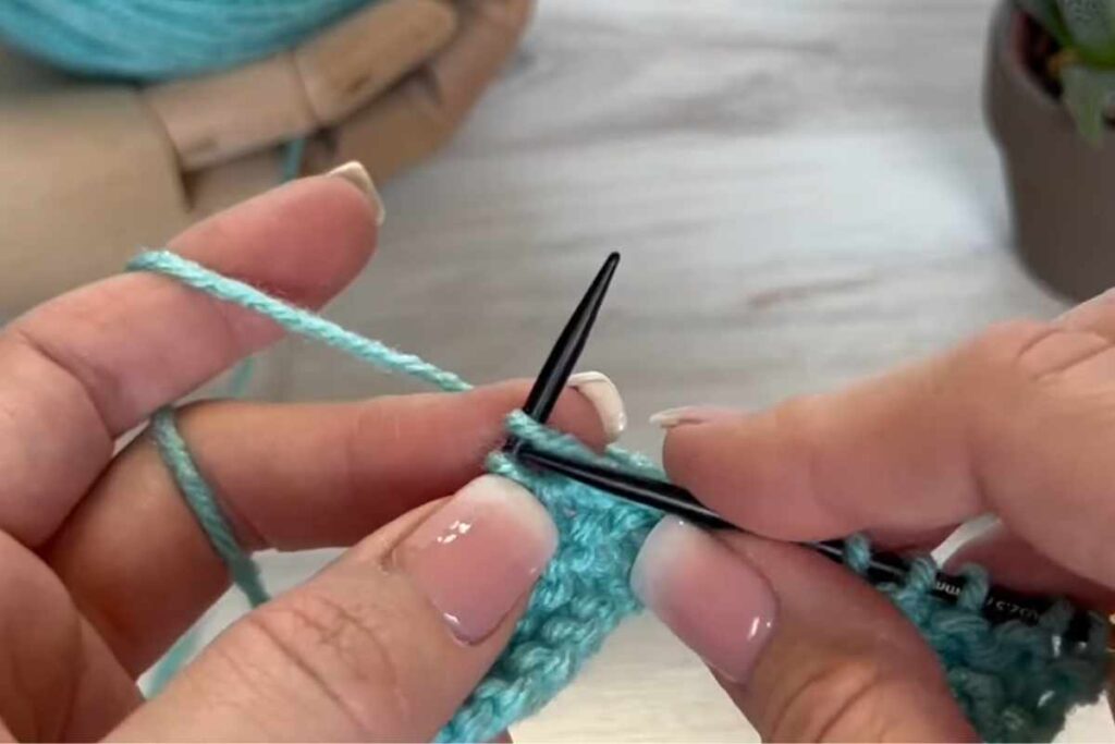 Continental vs English Knitting: Exploring the Differences