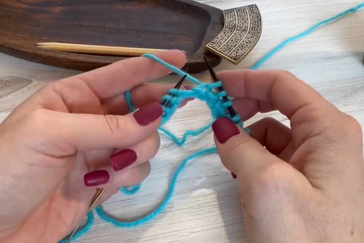 How to Dropped Cast On Stitch in Knitting Tutorial