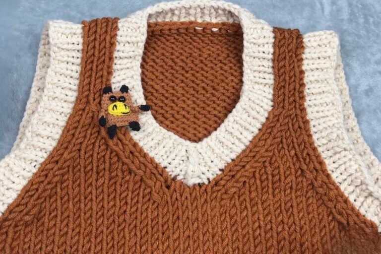 How to Knit this Pretty Sleeveless Vest