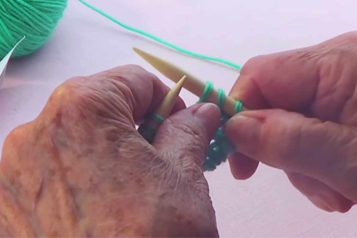 Knitted Basket Weave Infinity Scarf - FREE PATTERN