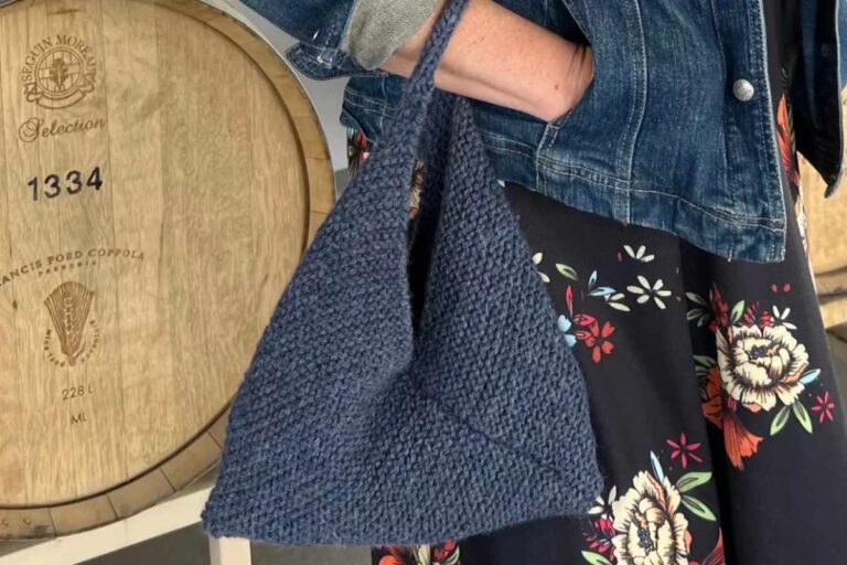 How to Knit this Charming Folded Rectangle Purse!