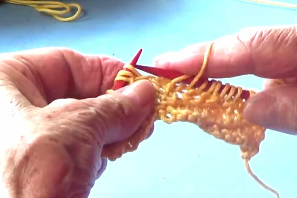 Learn to Knit the Stunning Diagonal Stitch!