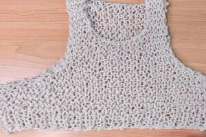 How to Knit a Stylish Mesh Crop Top – A Simple Guide