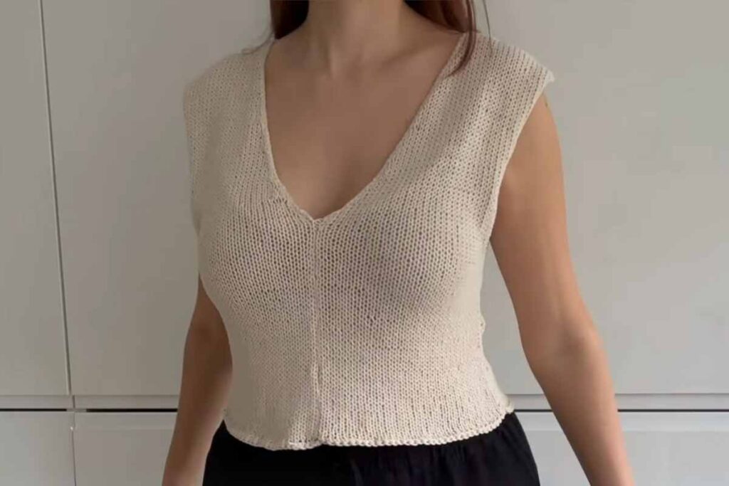 Easy V-Neck Vest on a Sentro Knitting Machine: Beginner-Friendly Guide