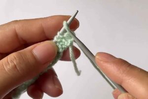 Learn a Simple Repeating Knitting Pattern for Cozy Creations