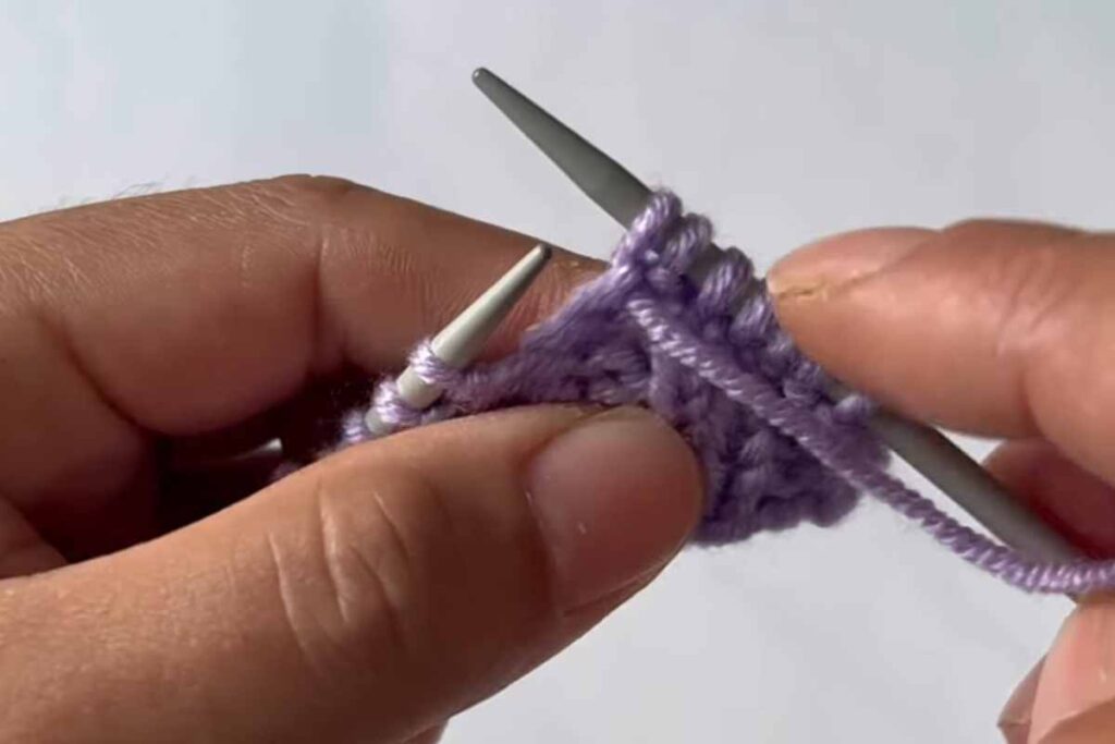 Versatile Knitting Stitch: Perfect for Sweaters and Warm Blankets