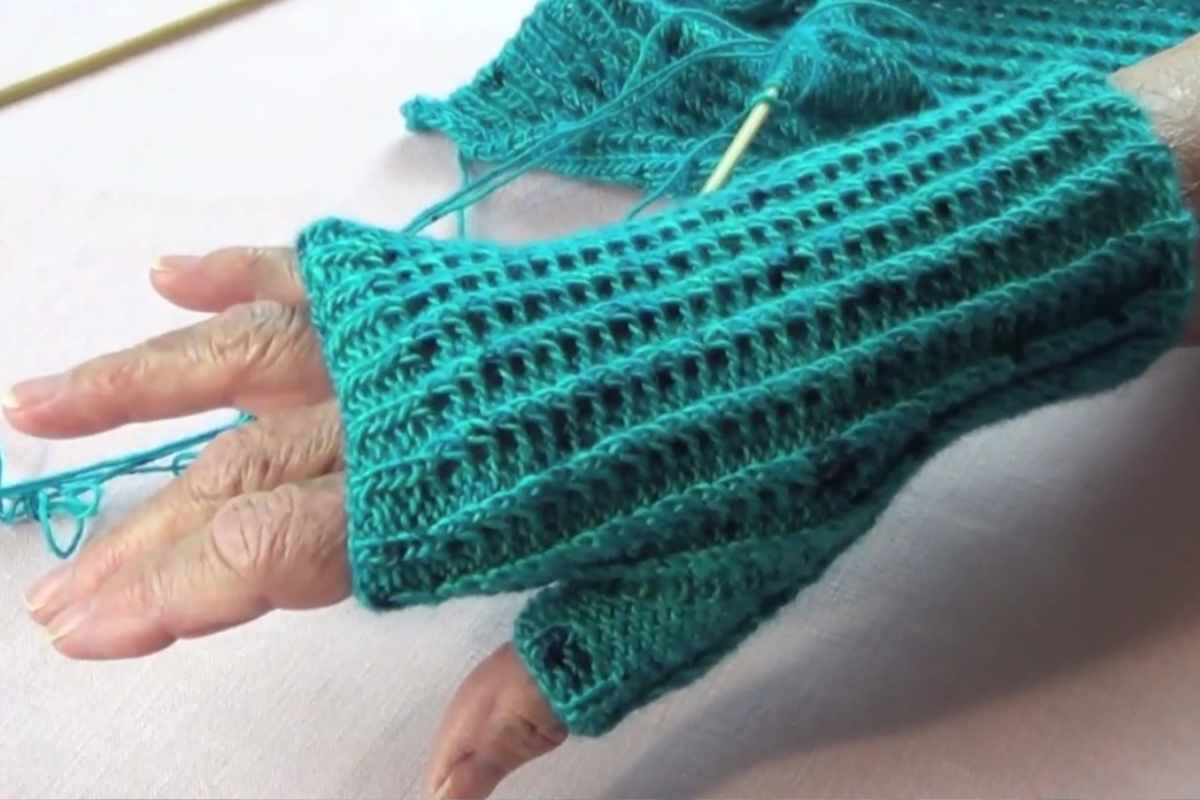 Knitted Ribbed Mittens with Classic Canadian Ribbing