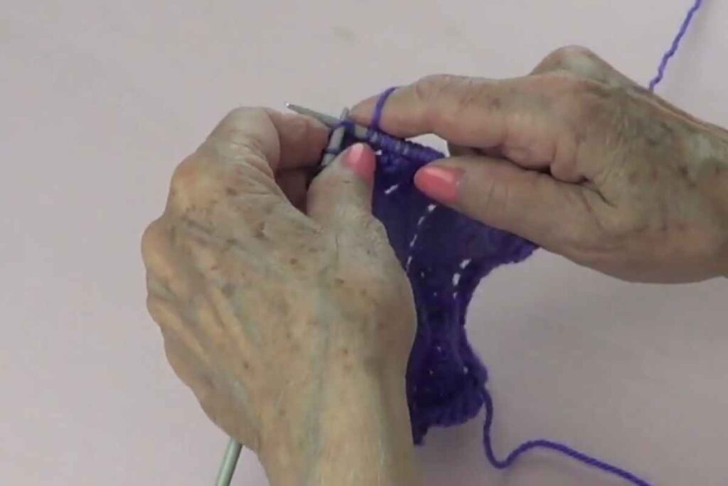 How to Knit the Beautiful Overlapping Waves Lace Stitch