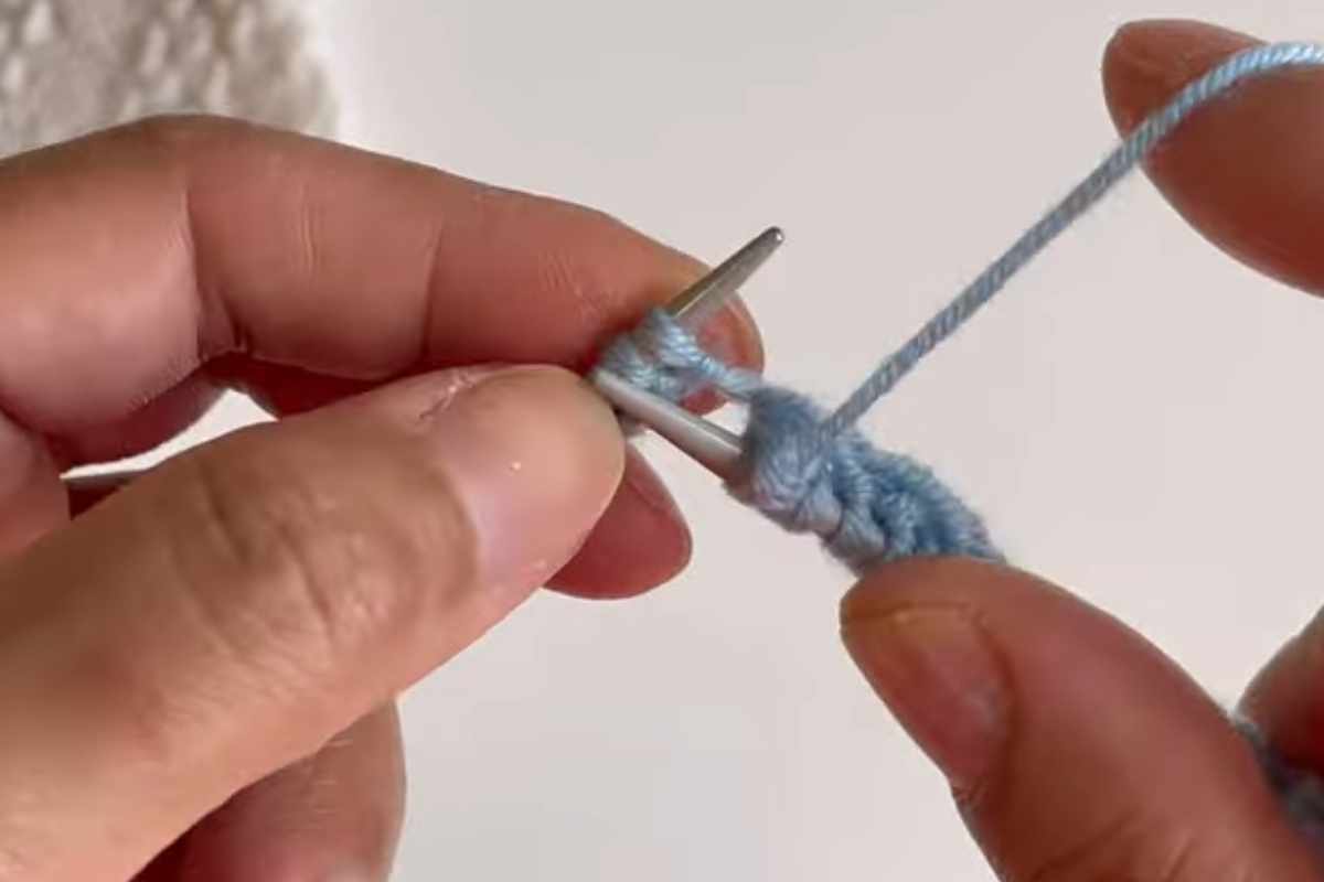 Knitting the Diagonal Stitch: Easy Steps for Beautiful Designs