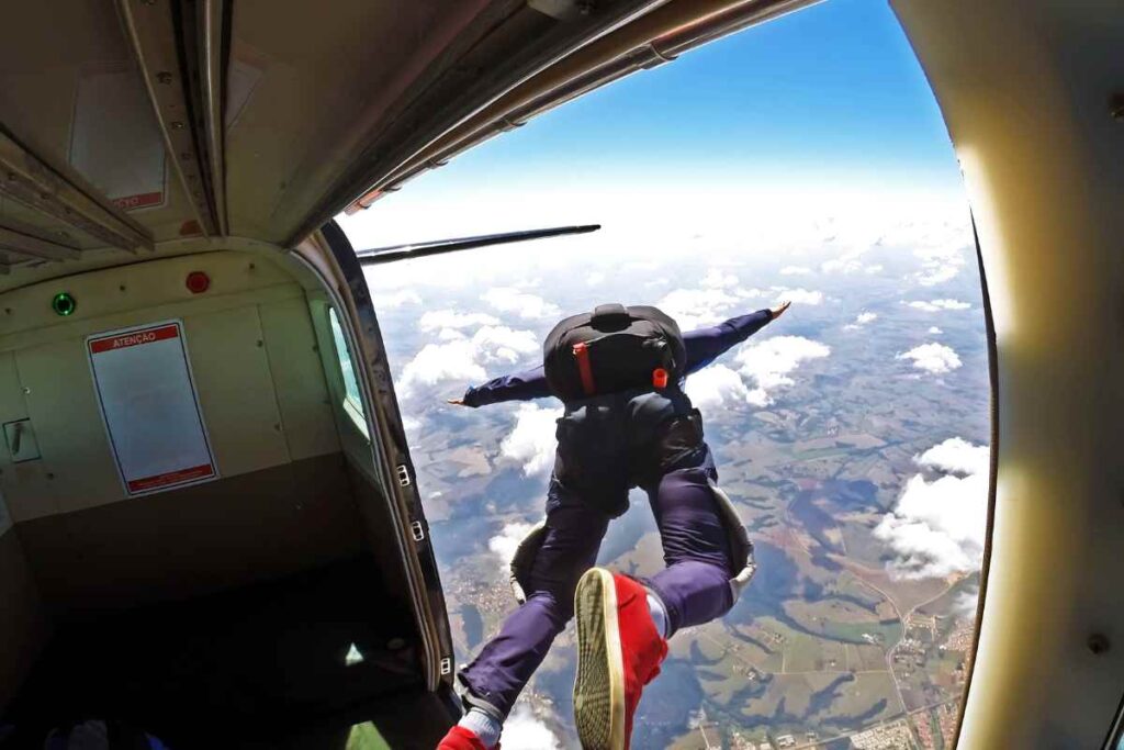 How Safe Are Extreme Sports Really? - Urbaki Outdoor