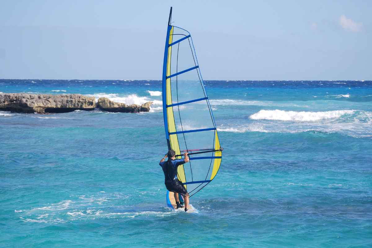 10 Pro Tips for Learning to Windsurf Faster - Urbaki Outdoor