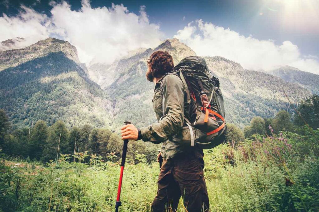 How to Hike with a Heavy Backpack - Urbaki Outdoor