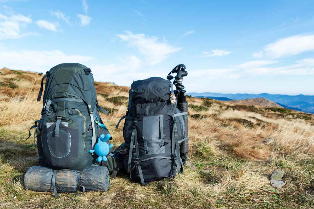 How to Hike with a Heavy Backpack - Urbaki Outdoor