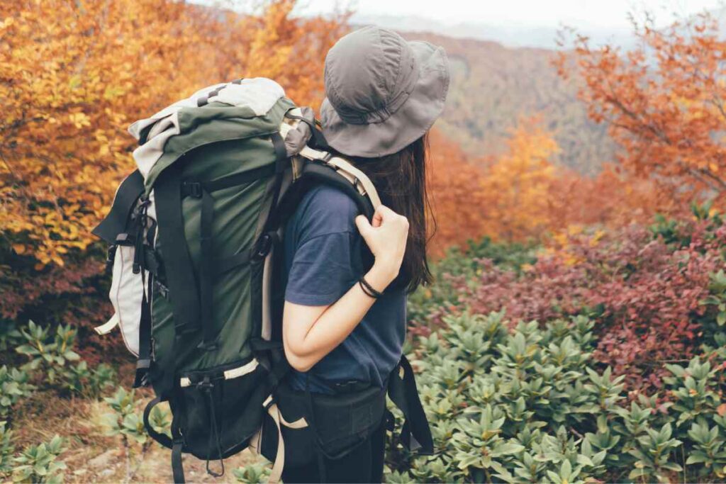 How to Hike with a Heavy Backpack - Urbaki Outdoor