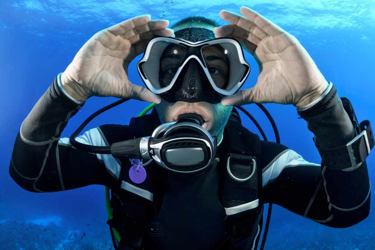 How to Scuba Dive Safely: Essential Tips - Urbaki Outdoor