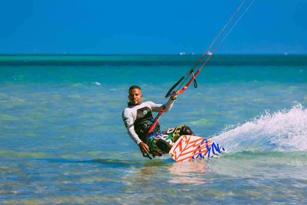 Kitesurfing for Beginners: Your Guide to Starting Out Right - Urbaki ...