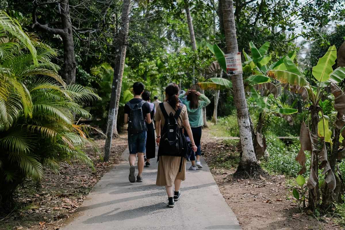 The Importance of Responsible Wildlife Tourism - Urbaki Outdoor