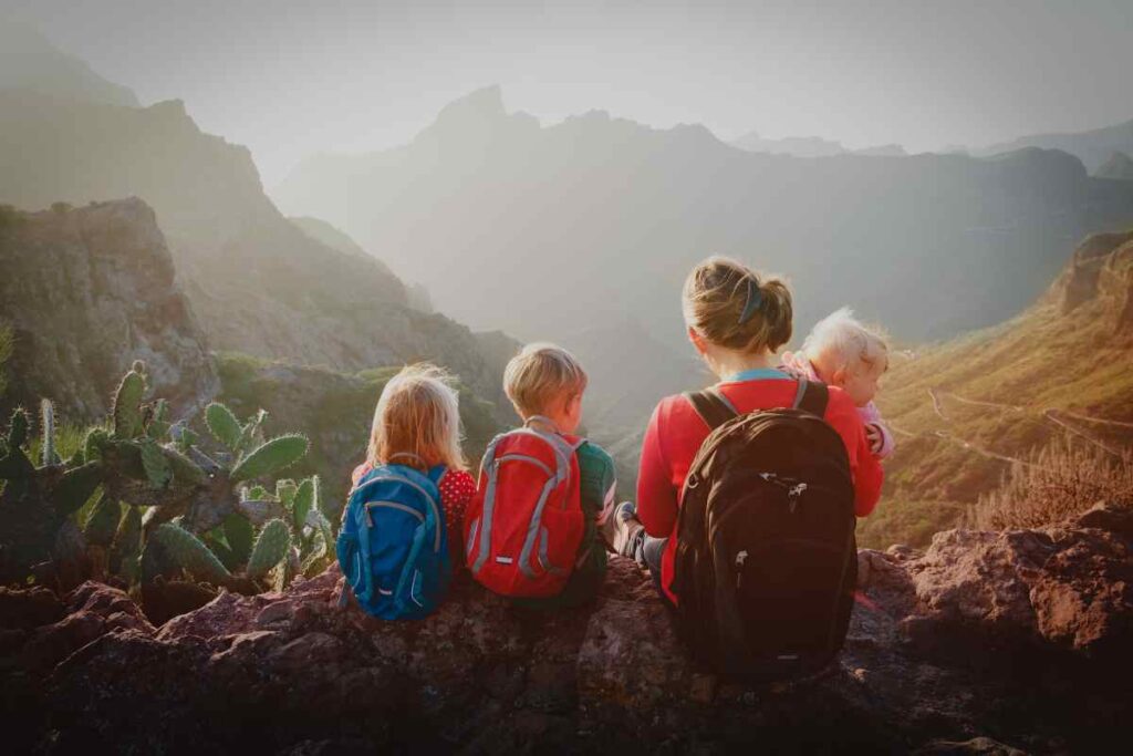 Top Tips for Hiking with Kids: Making the Trail Fun and Safe - Urbaki ...