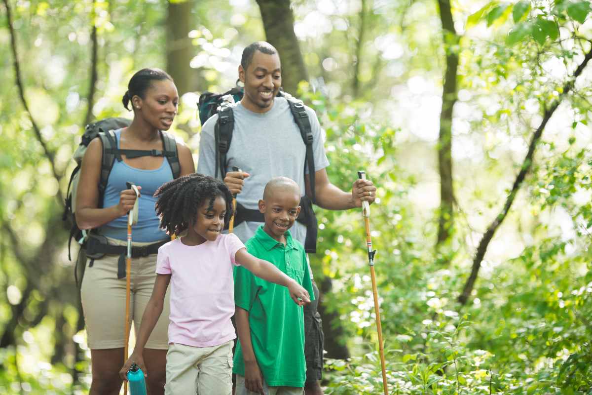 What Are the Best Trails for Family Hikes? - Urbaki Outdoor