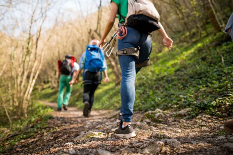 How to Avoid Common Hiking Mistakes that Beginners Make - Urbaki Outdoor