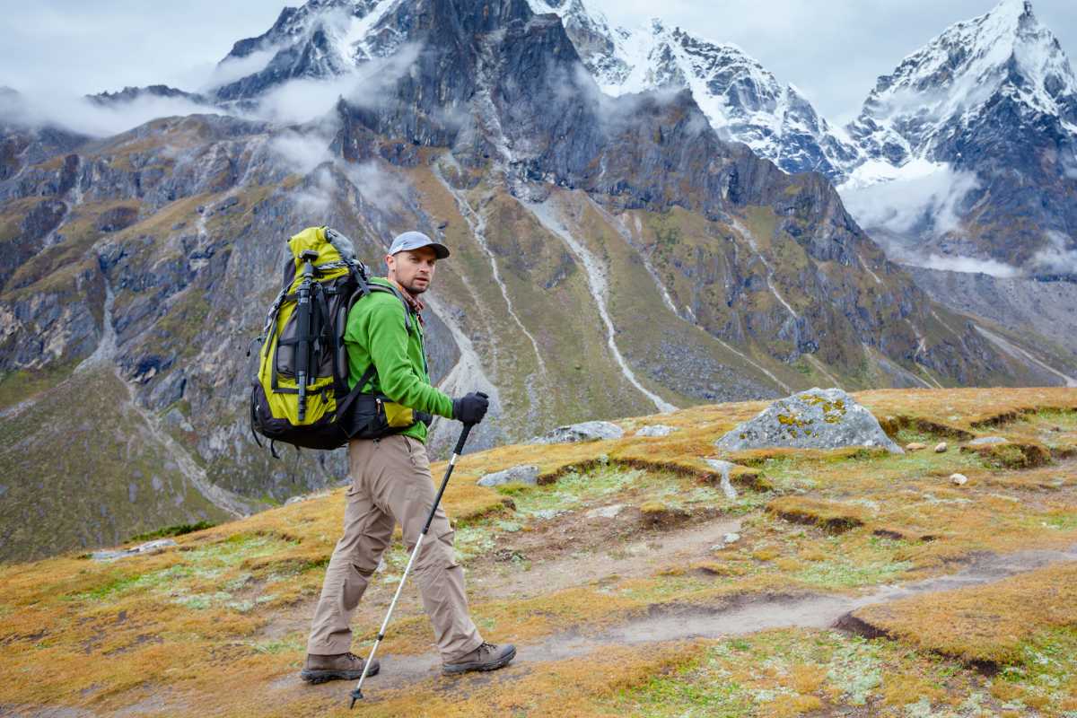 Hiking Outfit Men: Complete Trail-Ready Guide - Urbaki Outdoor