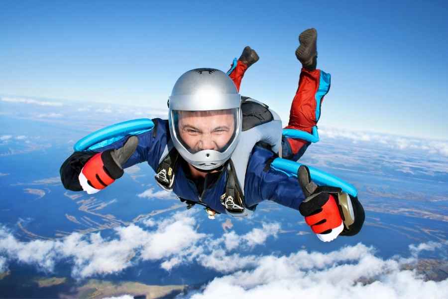 The 5 Most Beautiful Places to Go Skydiving