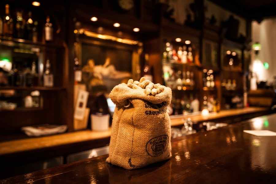 The World's Most Iconic Hotel Bars